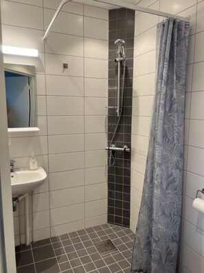 Quarto Quádruplo Familiar, vista para o oceano | Roupa de alta qualidade, edredões de penas, quartos insonorizados 