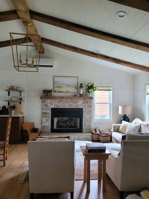 Creekside With Hot Tub, Gas Fireplace, Fishing, Minutes To Downtown And Omni Spa - Bedford, PA