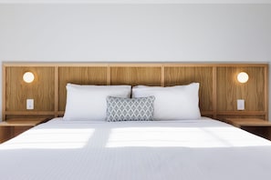 Quarto superior, várias camas, para não fumantes, suíte | 1 quarto, cofres nos quartos, cortinas blackout