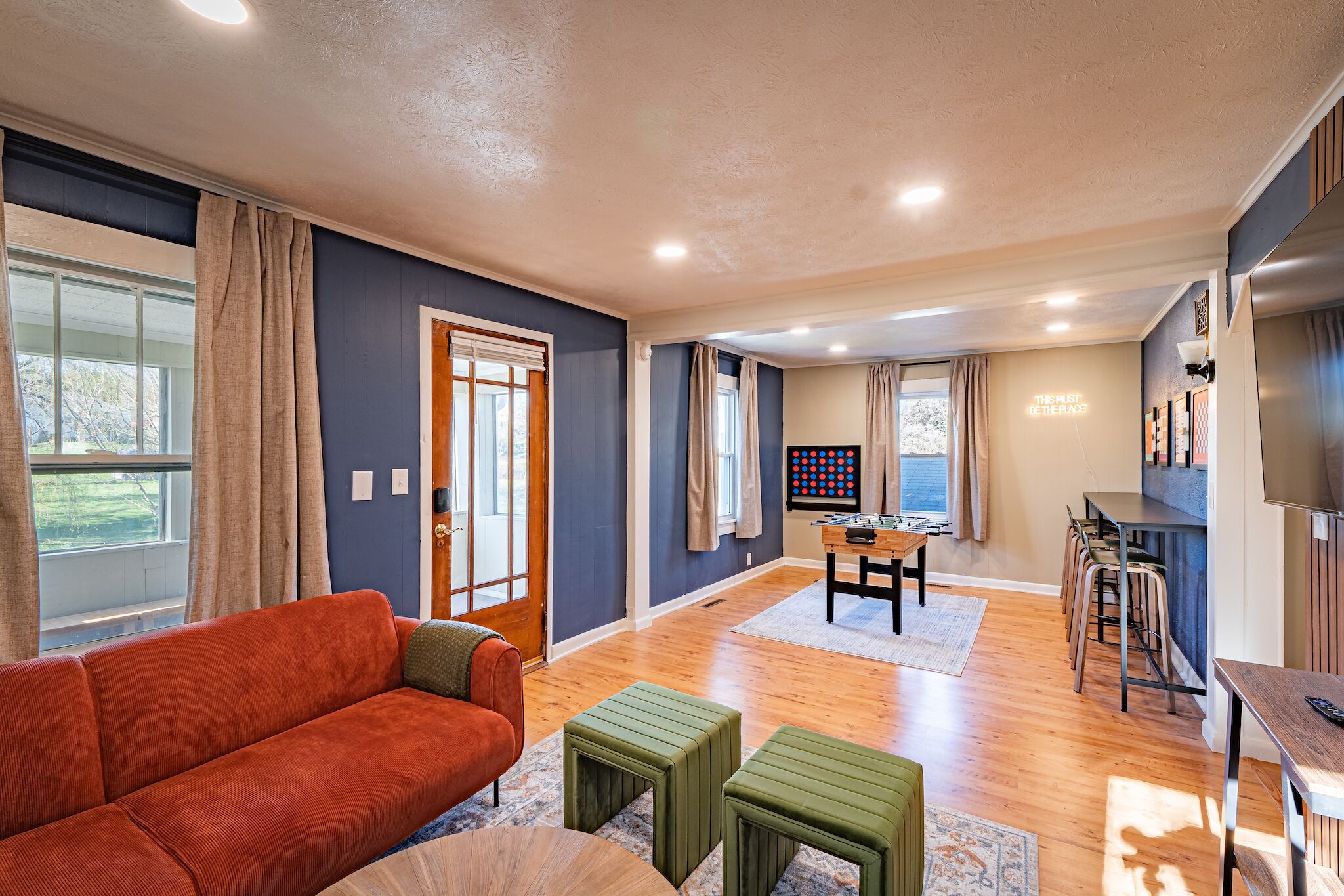 5 Min To Nrg Park + Hot Tub + Fire Pit + Game Room - Fayetteville, WV