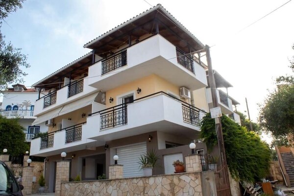 Vaso Alykanas Studios - Greece