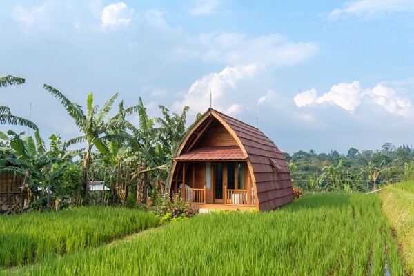 Twospaces Living At Deros Resort & Cafe, Bogor - Bogor