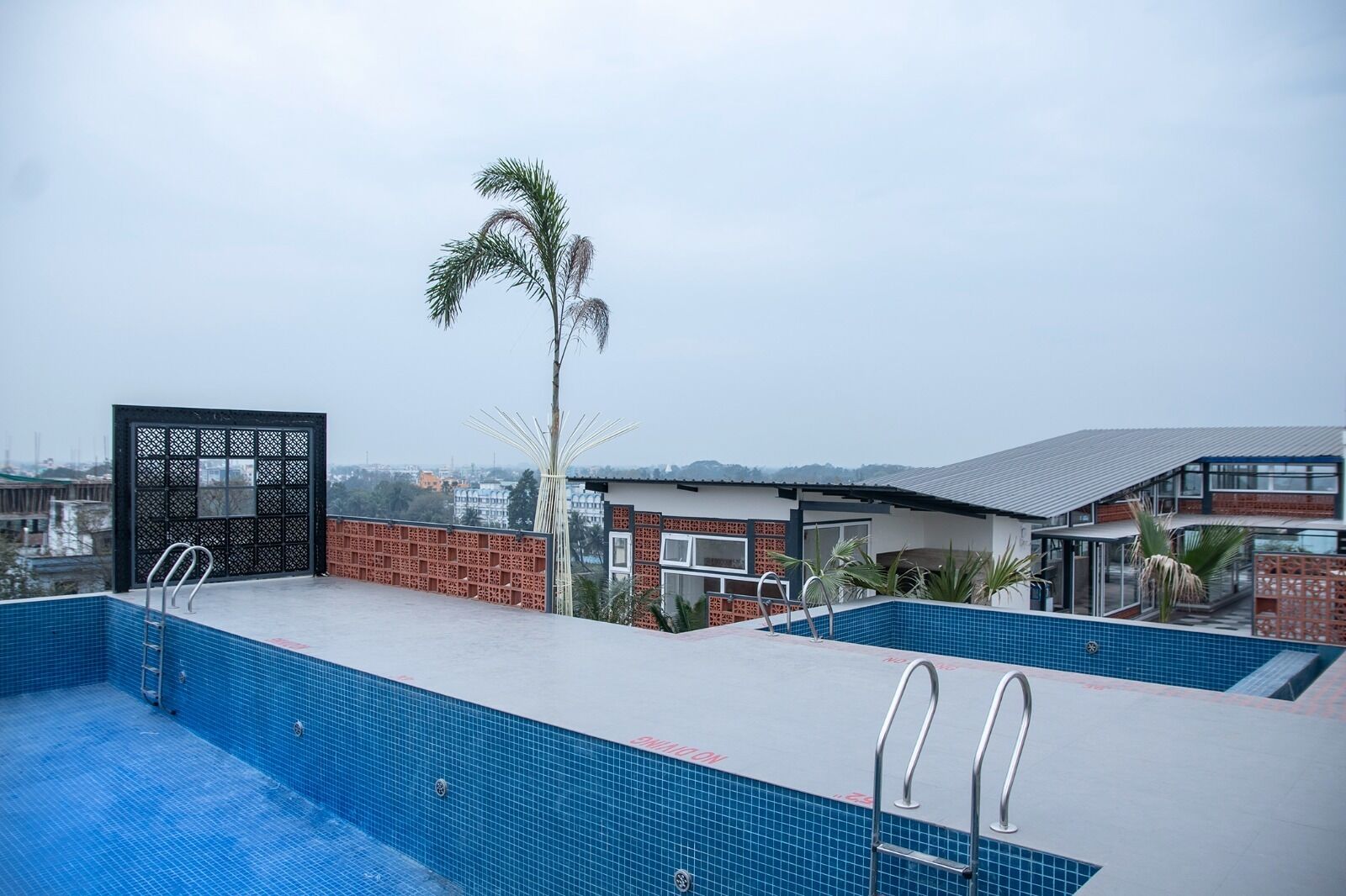 2 piscinas externas