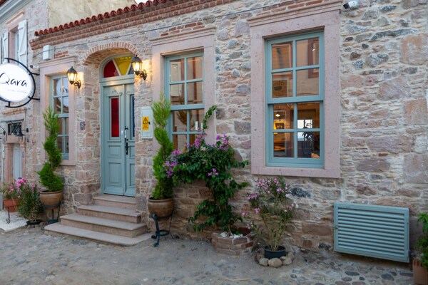 Qara Otel - Ayvalık