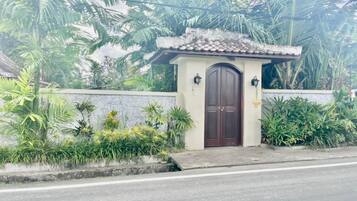 Fachada da propriedade