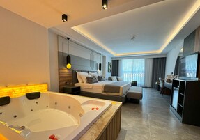 Quarto Duplo Deluxe | Quartos insonorizados, Wi-fi grátis, roupa de cama fornecida 