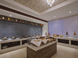 Pequeno-almoço continental diário (800 INR por pessoa) 