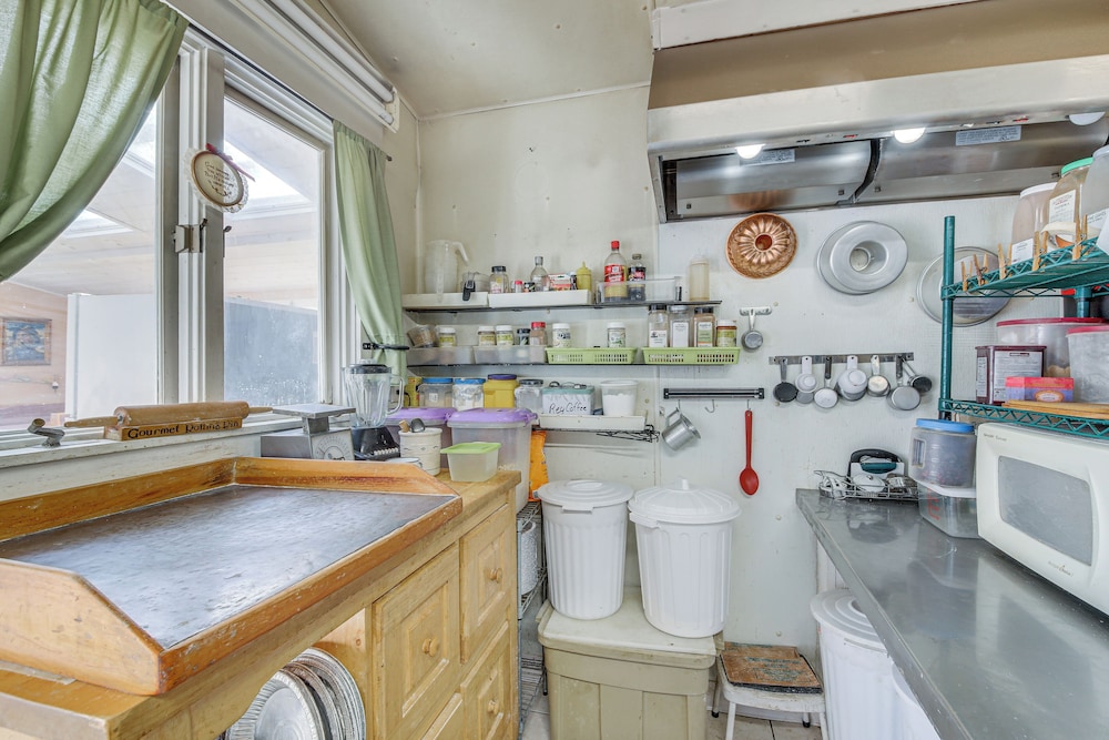 Spacious Round Pond House W/ On-site Trail Access! - Round Pond, ME