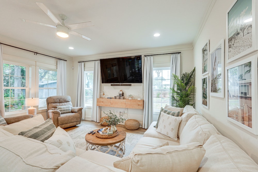 Chic Panama City Beach Home, Walk To Laguna Beach! - Laguna Beach, FL