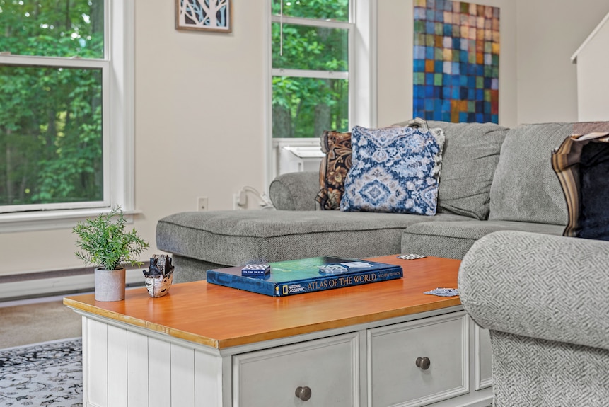 Alpine Serenity By Avantstay | Beach + Lake Access | Theater, Deck, Playroom - Albrightsville