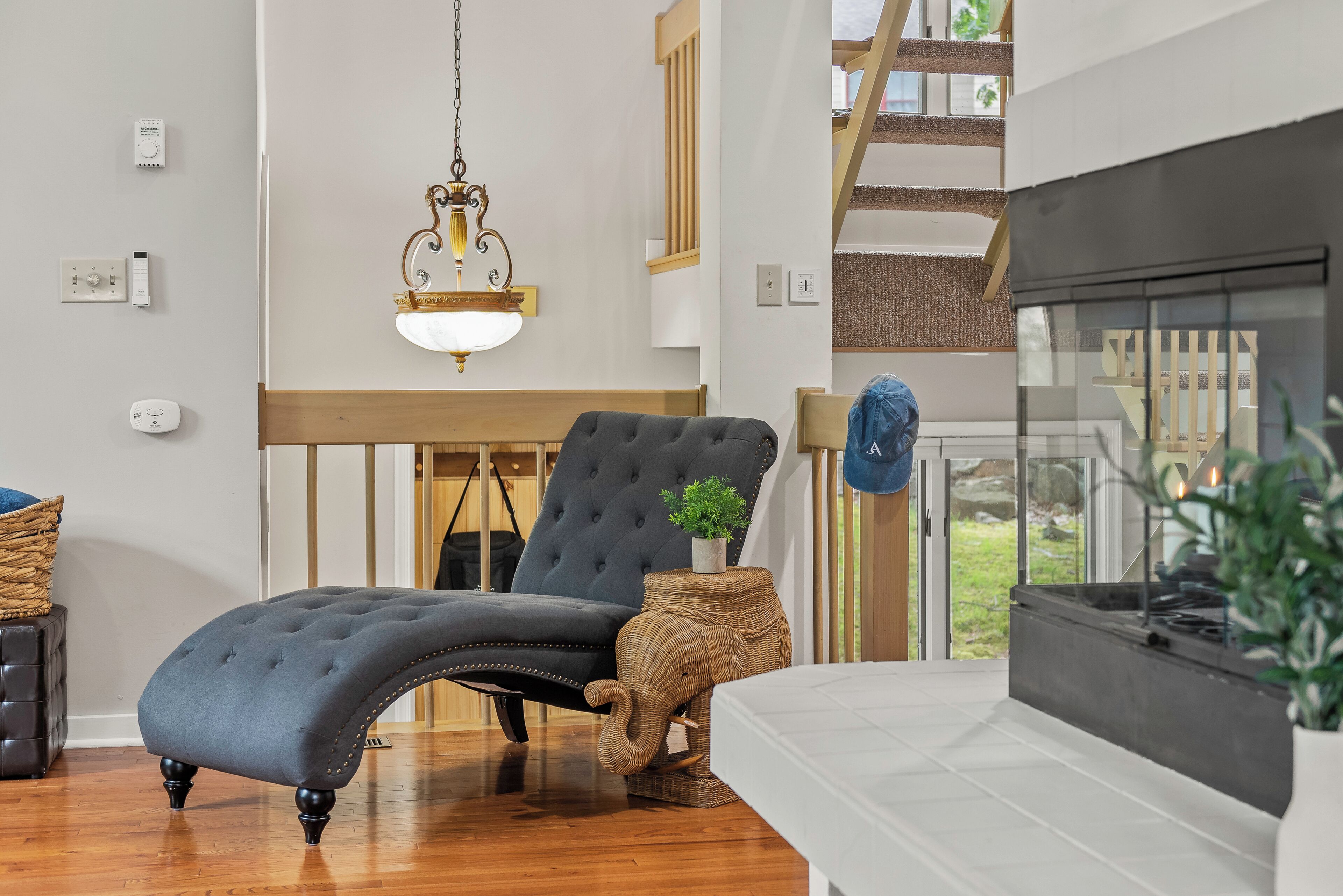 The Boulder Inn By Avantstay | Indoor Hot Tub, Game Room, Outdoor Fire Pit - Lake Harmony, PA