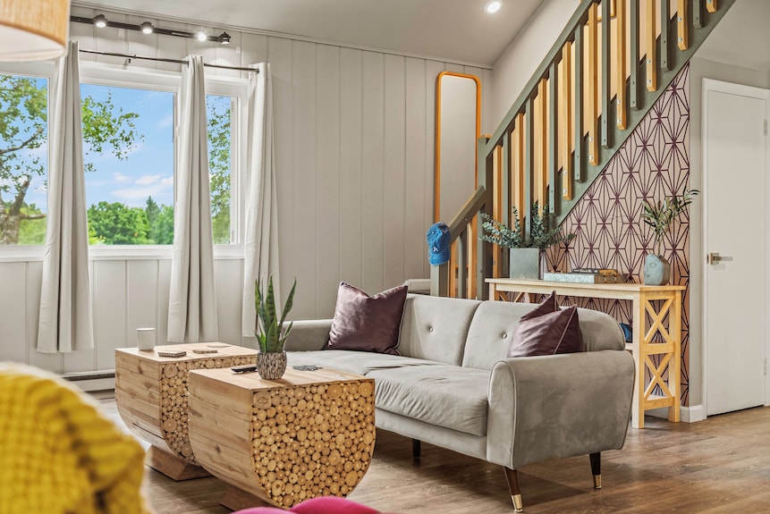 Inn The Poconos By Avantstay | Private Lake Access | Enclosed Hot Tub - Pocono Pines, PA