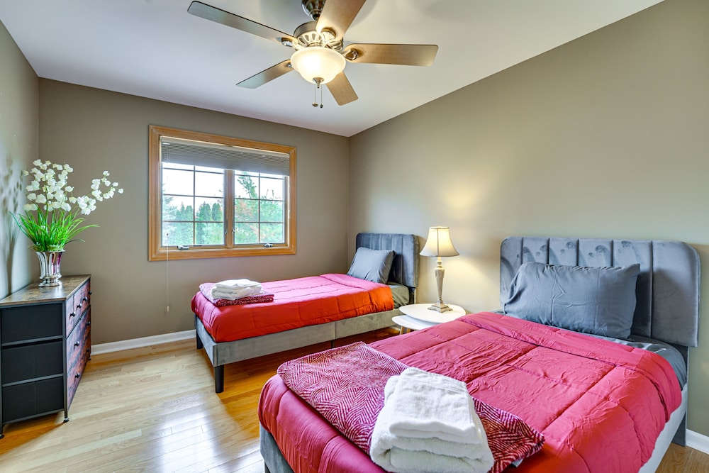 Sterling Heights Getaway W/ Fire Pit! - Sterling Heights, MI