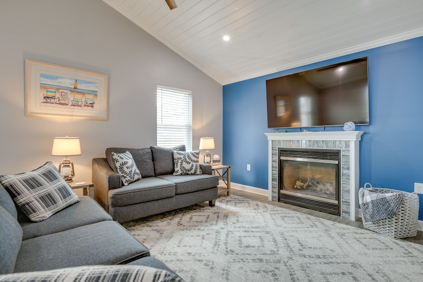 Angola Vacation Rental, Walk To Lake Erie Beach! - Evangola State Park, Irving