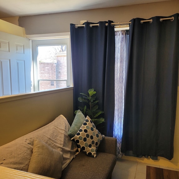 Cool, Quiet And Equipped-central To Multiple Highways -