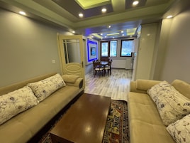 Apartamento Standard em Condomínio Fechado | Sala de estar | Televisor 