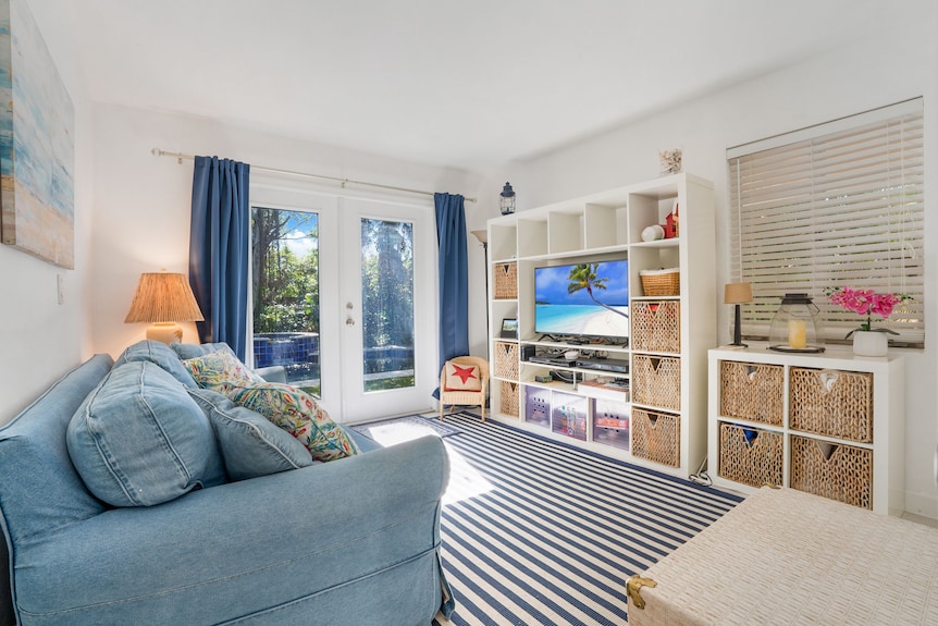 Beautiful House, Heated Pool Hot Tub & Ev Charger! - Lake Worth, FL