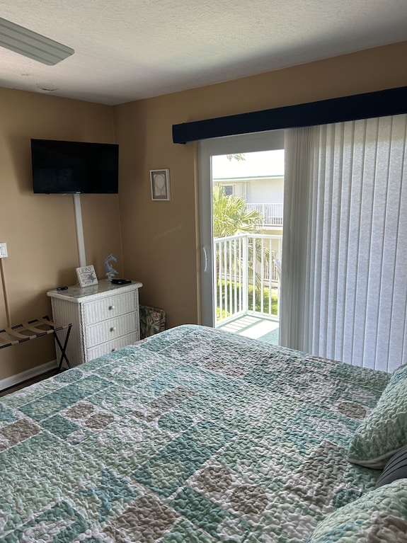 Florida Keys Condo Steps From Private Beach On Atlantic Ocean And Private Pool - Key Colony Beach