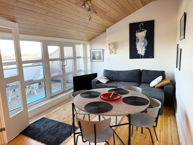 Crown Of Kruununhaka With View - Helsinki