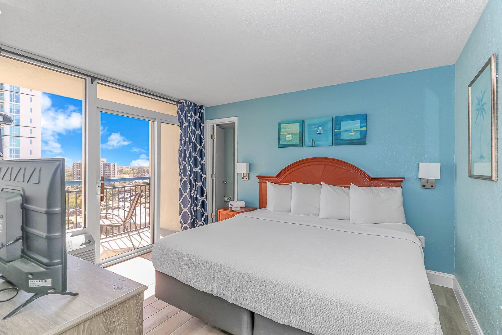 Newly Renovated King Suite-ocean Views! Boardwalk 1140 - Myrtle Beach, SC