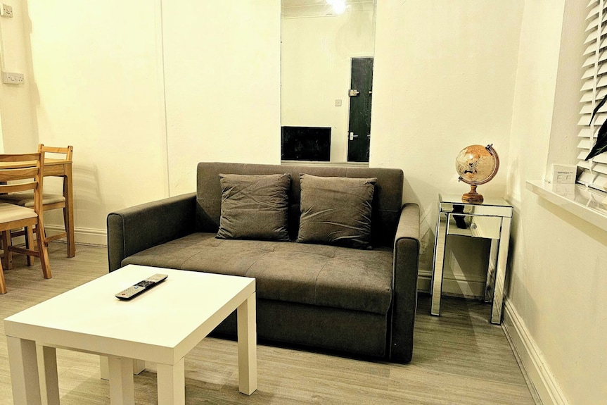 Charming 1 Bedroom Apartment In Bridgend - Ogmore By Sea Beach