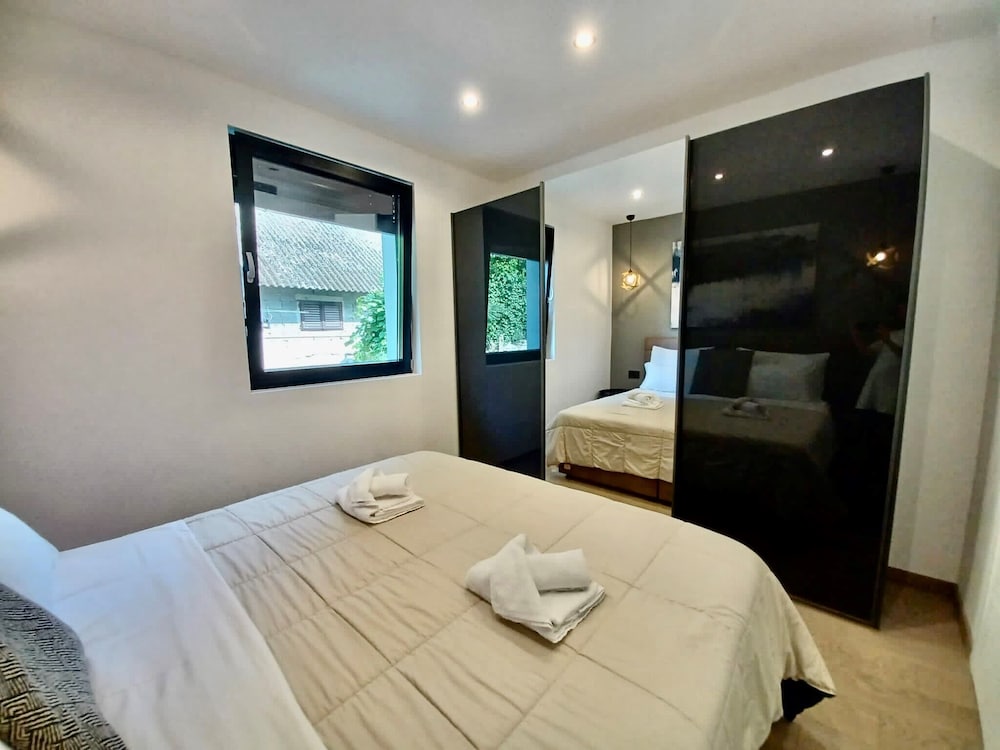 Villa V Relaxes Next To The Beach Swimming Pool 10 Min From Opatija And Rijeka - Rijeka