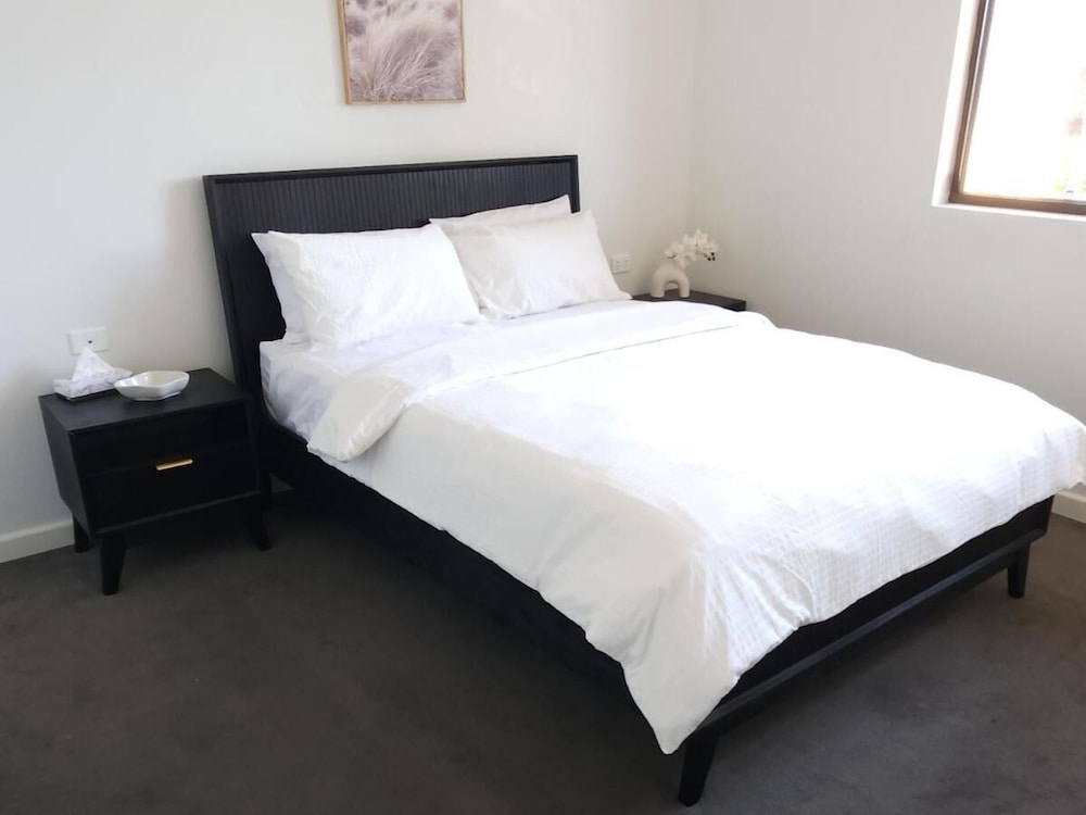 Merrylands Hidden Gem! One Bedroom Apartment - カンバーランド・カウンティー
