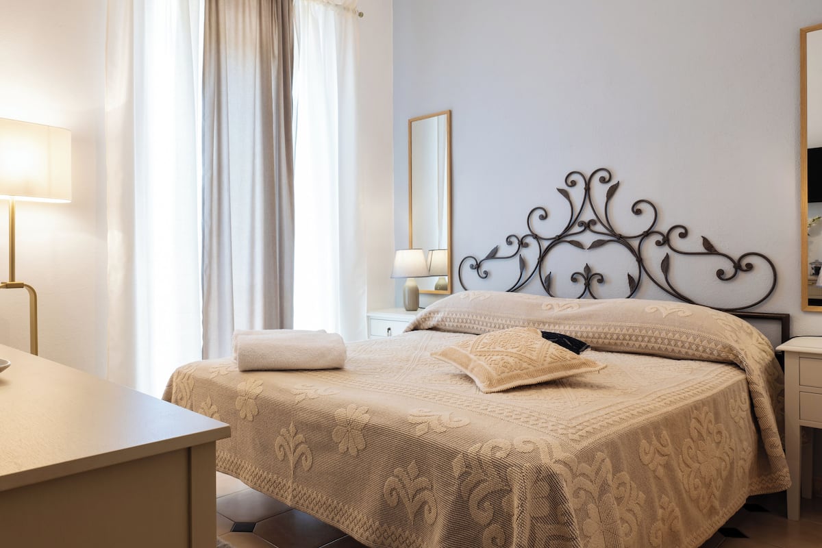 Quarto Clássico com Cama de Casal, vista para o mar | Terraço/pátio interior