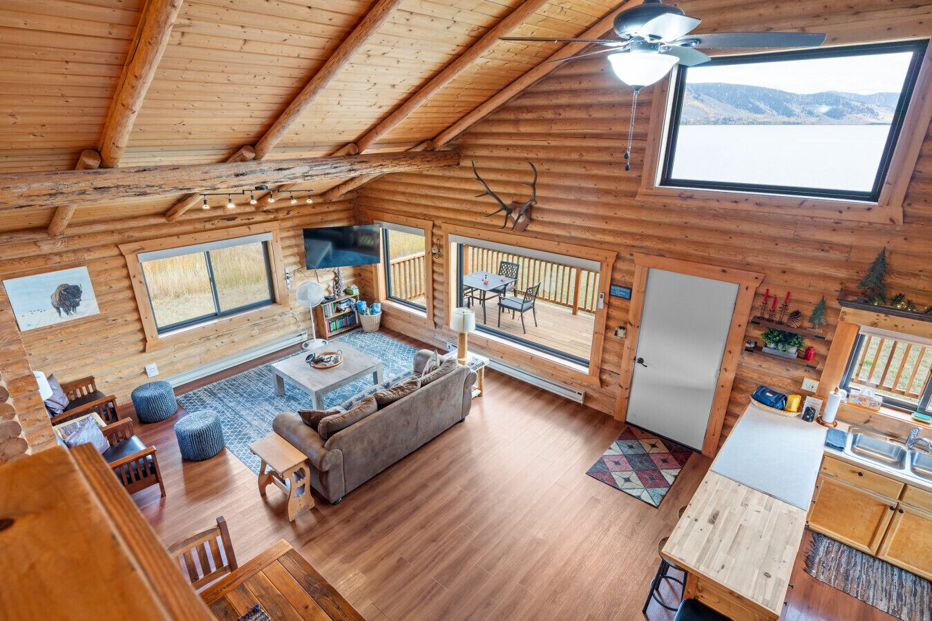 Henry`s Lake View Cabin + Bbq + Fire Pit + Decks! - Henrys Lake, ID