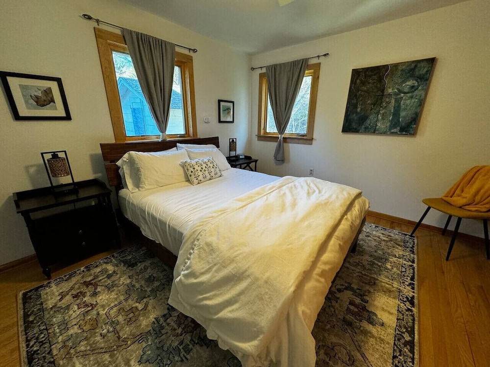Garden Terrace, Steps From Downtown Bayfield - Bayfield, WI