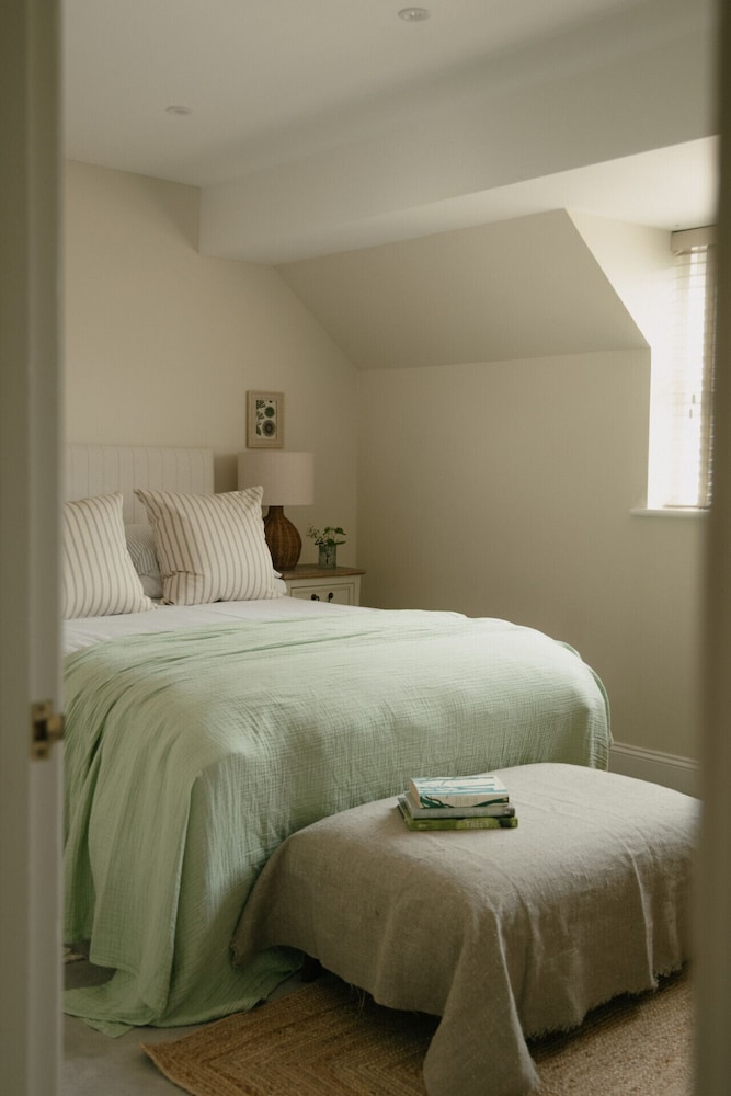 Central Village Cottage, The Corders - Stow-on-the-Wold