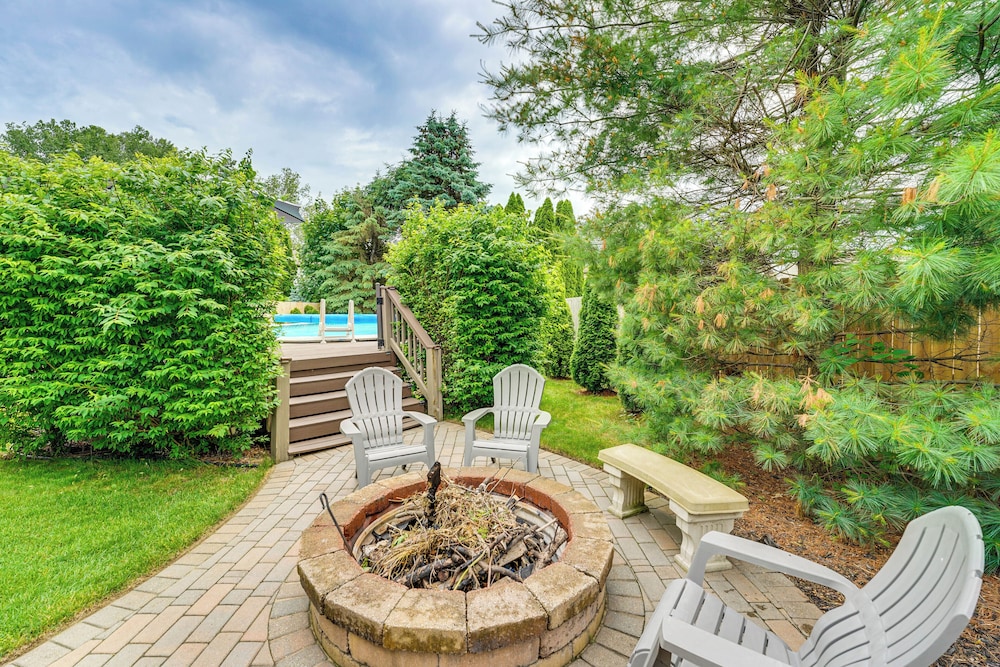 Sterling Heights Getaway W/ Fire Pit! - Warren, MI