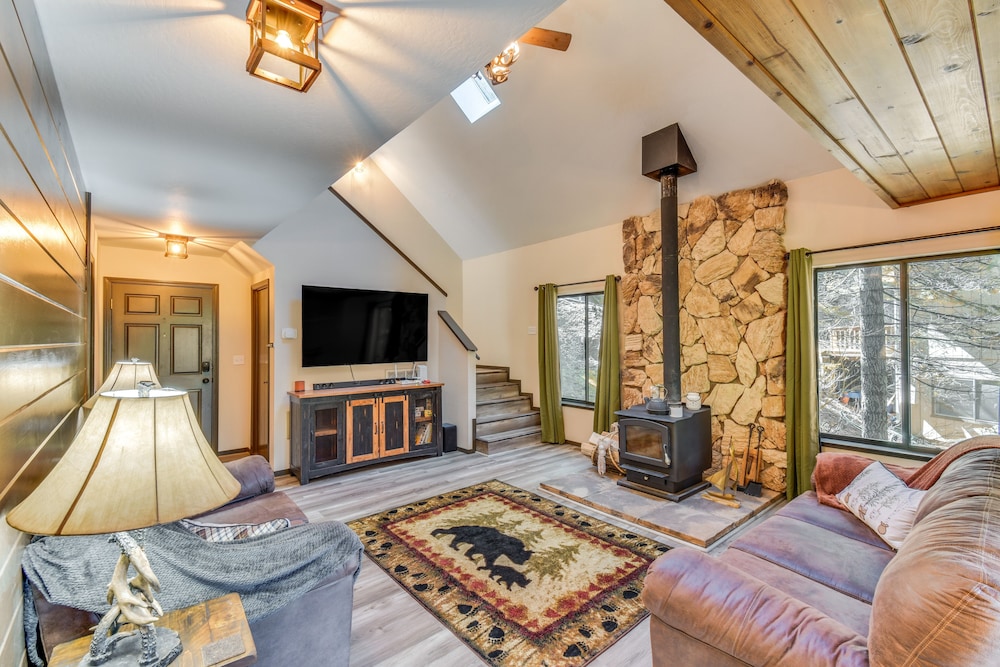 2 Mi To Mi-wuk Village: Cabin W/ Large Deck - Dodge Ridge, CA