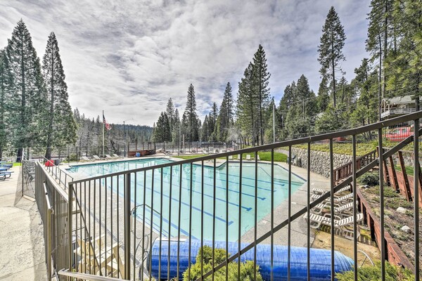Game Room + Pool Access: Spacious Cabin In Arnold - Murphys, CA