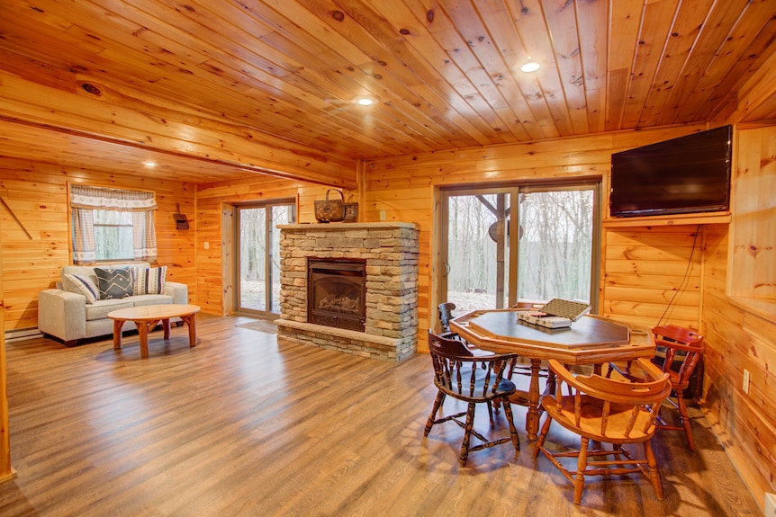 Log Cabin Pocono, Private, Free Wifi Hot Tub Pool Table , Free Tesla Ev Charger - Pennsylvanie