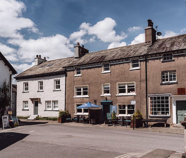 Coffee & Stays At Cartmel Square - Grange-over-Sands