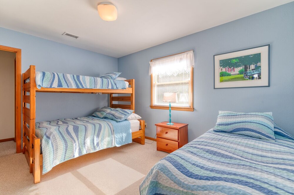 Oceanside home in Duck w/ hot tub & community pool! - Duck | Vrbo