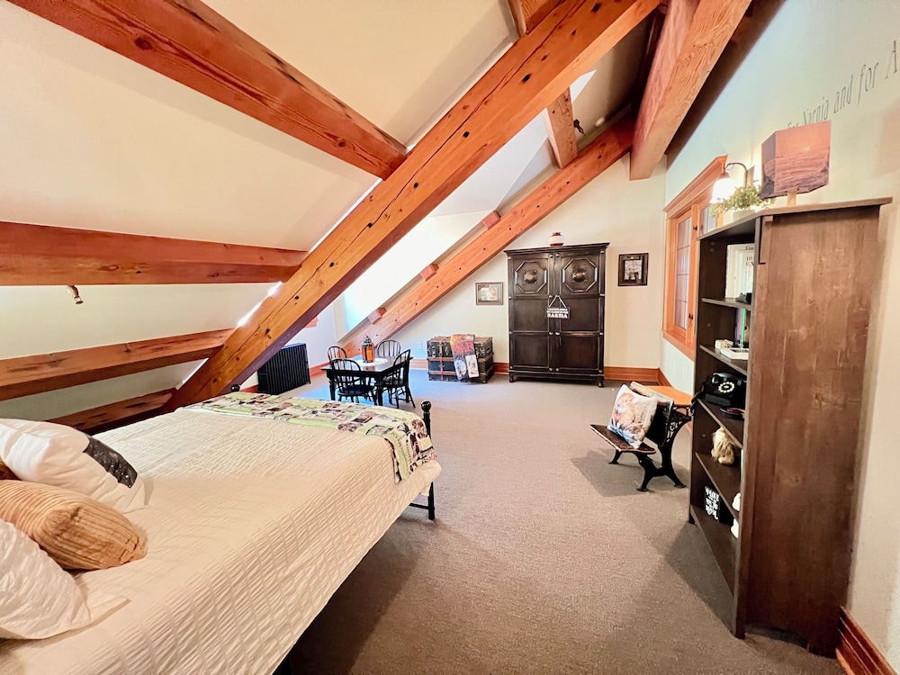 Lopez Legacy Lodge overlooking the beautiful San Juan waters! Reviews ...