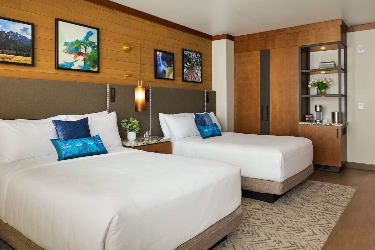 Quarto casal luxo, vista para a montanha | 1 quarto, cofres nos quartos, escrivaninha