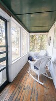 Cabana de Madeira Comfort, 2 quartos, cozinha (Pets Allowed) | Terraço/pátio interior