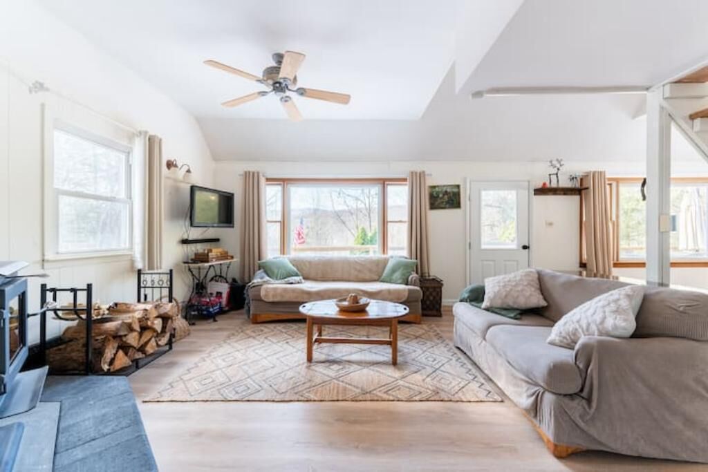 Serene 5-acre Private Ski Retreat, Hot Tub For 6, Fireplace, And Stunning Views - Fleischmanns, NY