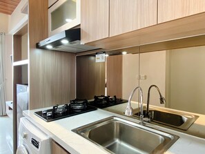 Estúdio | Cozinha privada | Um frigorífico, uma placa de cozinha, uma chaleira elétrica 