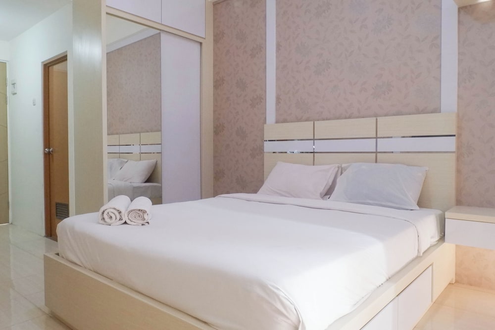 Spacious And Comfortable Studio Apartment At Bale Hinggil - Surabaya