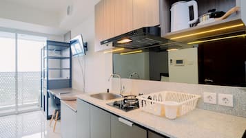 Estúdio | Cozinha privada | Um frigorífico/congelador grande, uma placa de cozinha