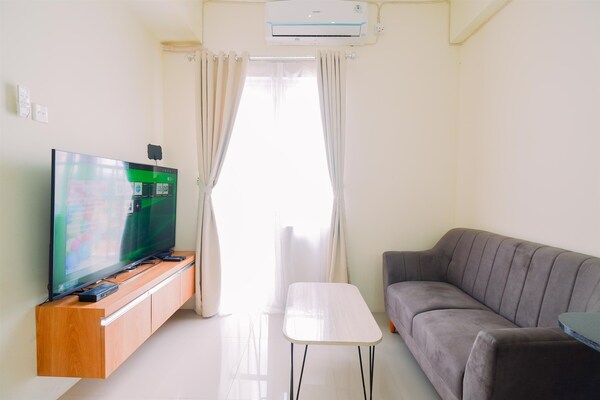 Warm And Cozy Living 2br Bogorienze Apartment - Bogor