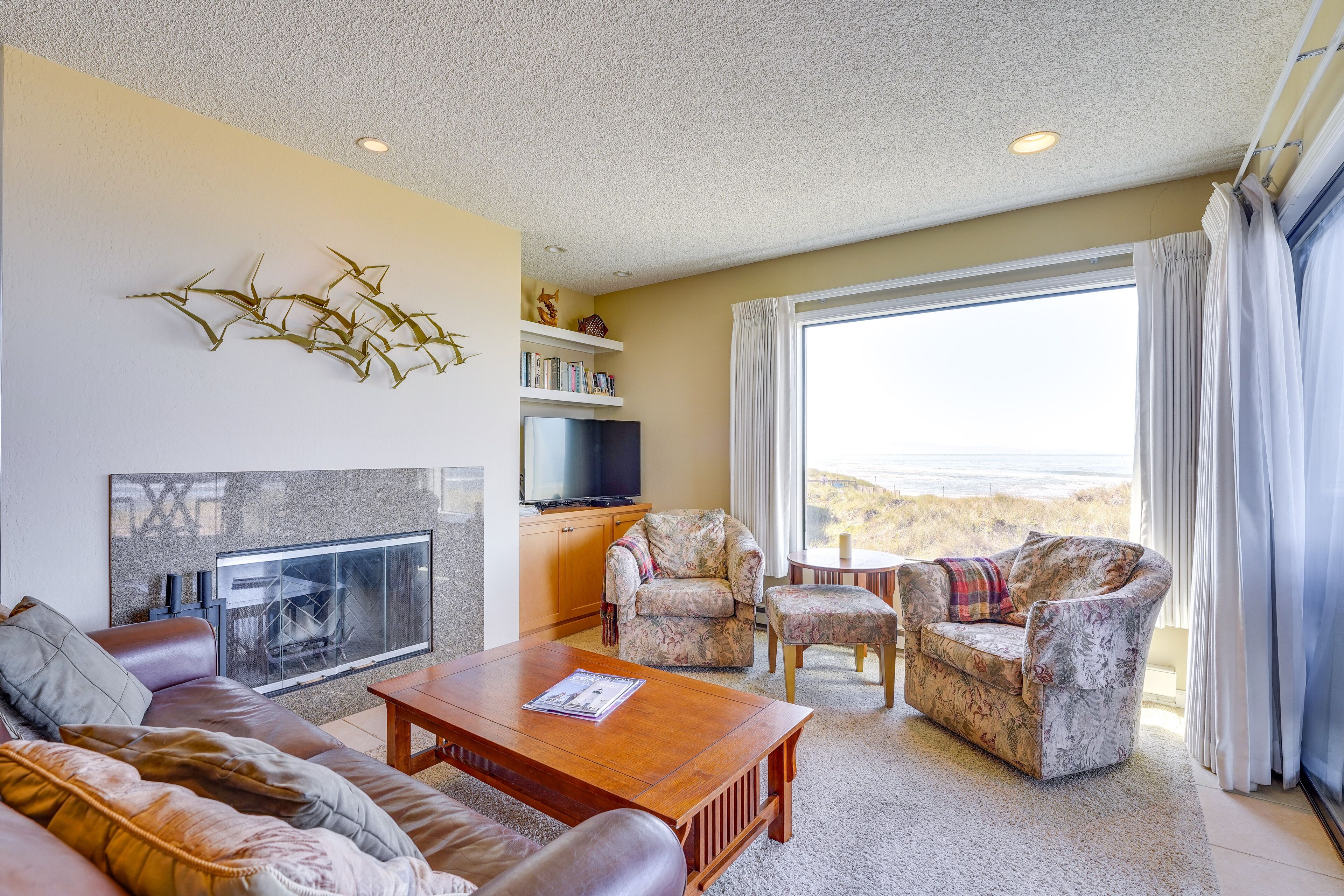 Watsonville Condo W/ Ocean Views & Beach Access - Watsonville, CA
