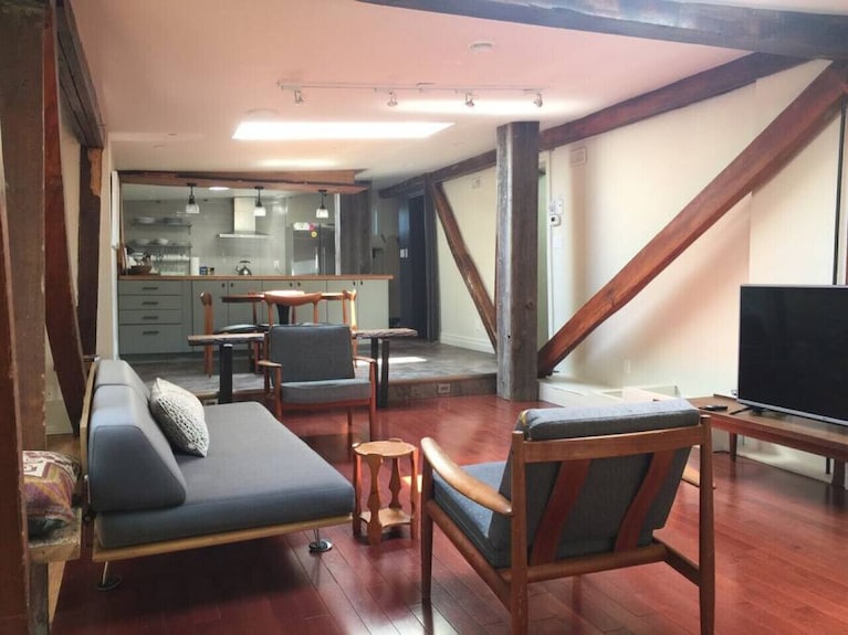 The Loft - 3 Bedrooms! - Stratford