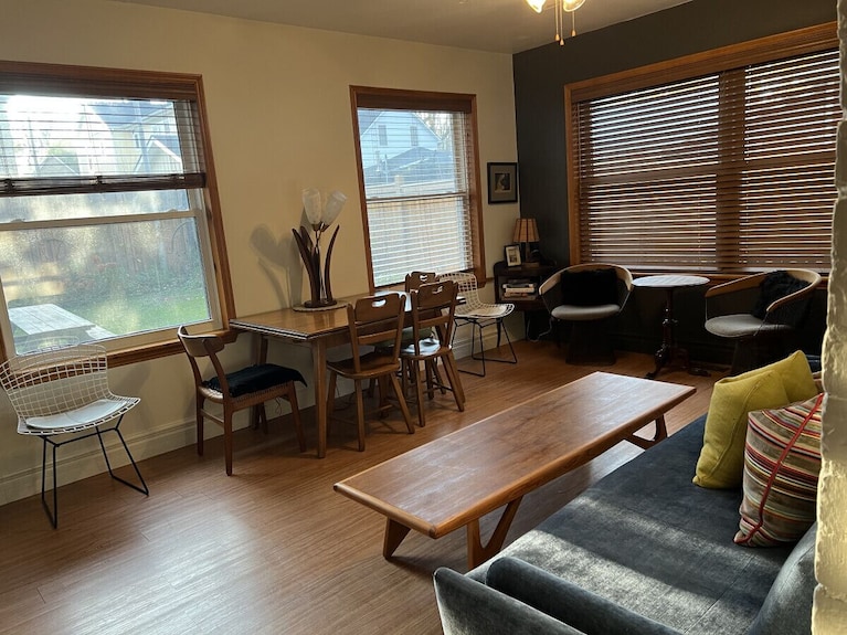 The Happy House - 5 Bedrooms! Right Downtown. - Stratford