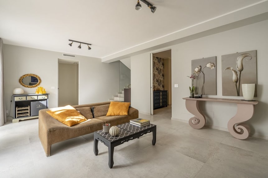 Guesthost - Wonderful Villa That Comfortably Accommodates 8 People In 185 M2, With Four Bedrooms, Three Bathrooms And 40 M2 Of Outdoor Area Equipped For Moments Of Relaxation. The Modern Furnishings But With Natural Inspirations Create A Heavenly And Rel - Bari