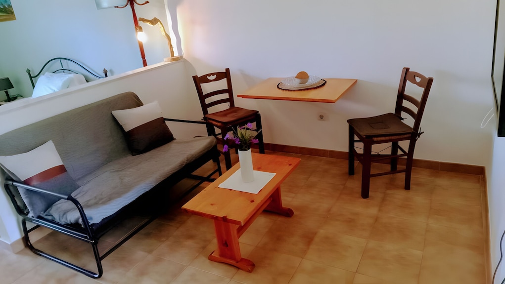 Appartement 'Helios Rhodos 2' Met Privé Terras, Wifi En Airconditioning - Faliraki